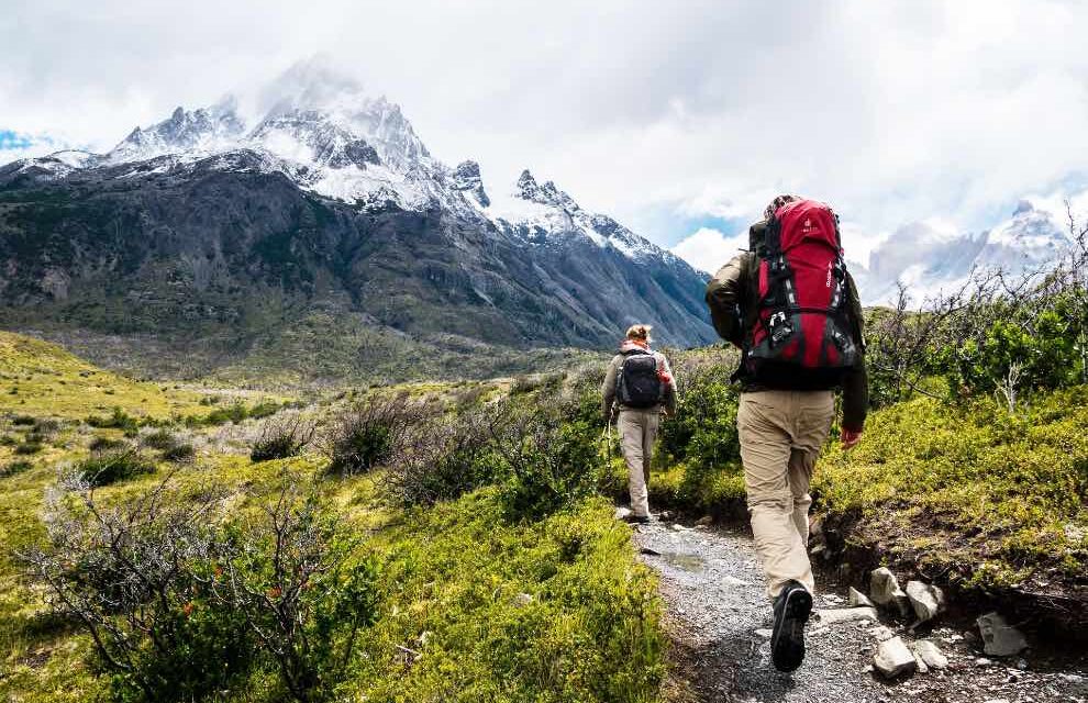 Trekking d’estate: equipaggiamento per escursionisti alle prime armi